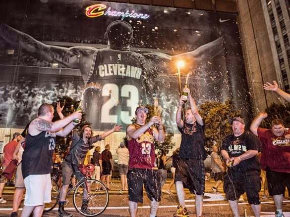 The Struggle of the Diehard Sports Fan - Hardwood and Hollywood